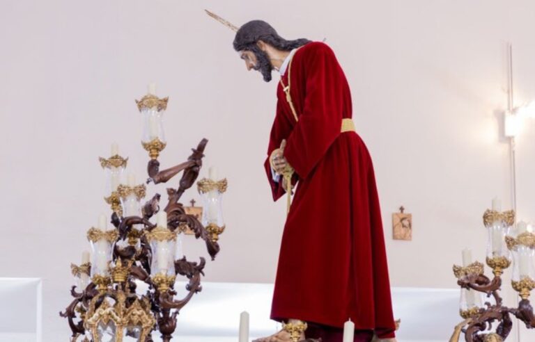 El Señor del Divino Perdón ya luce en el paso del Nazareno del Cerro ...
